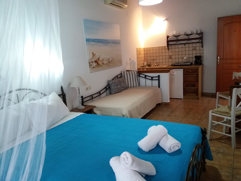 enoikiazomena2_domatia_skala_patmos_stefanos_katsaros_studios ...
