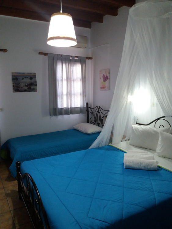 enoikiazomena3_domatia_skala_patmos_stefanos_katsaros_studios ...